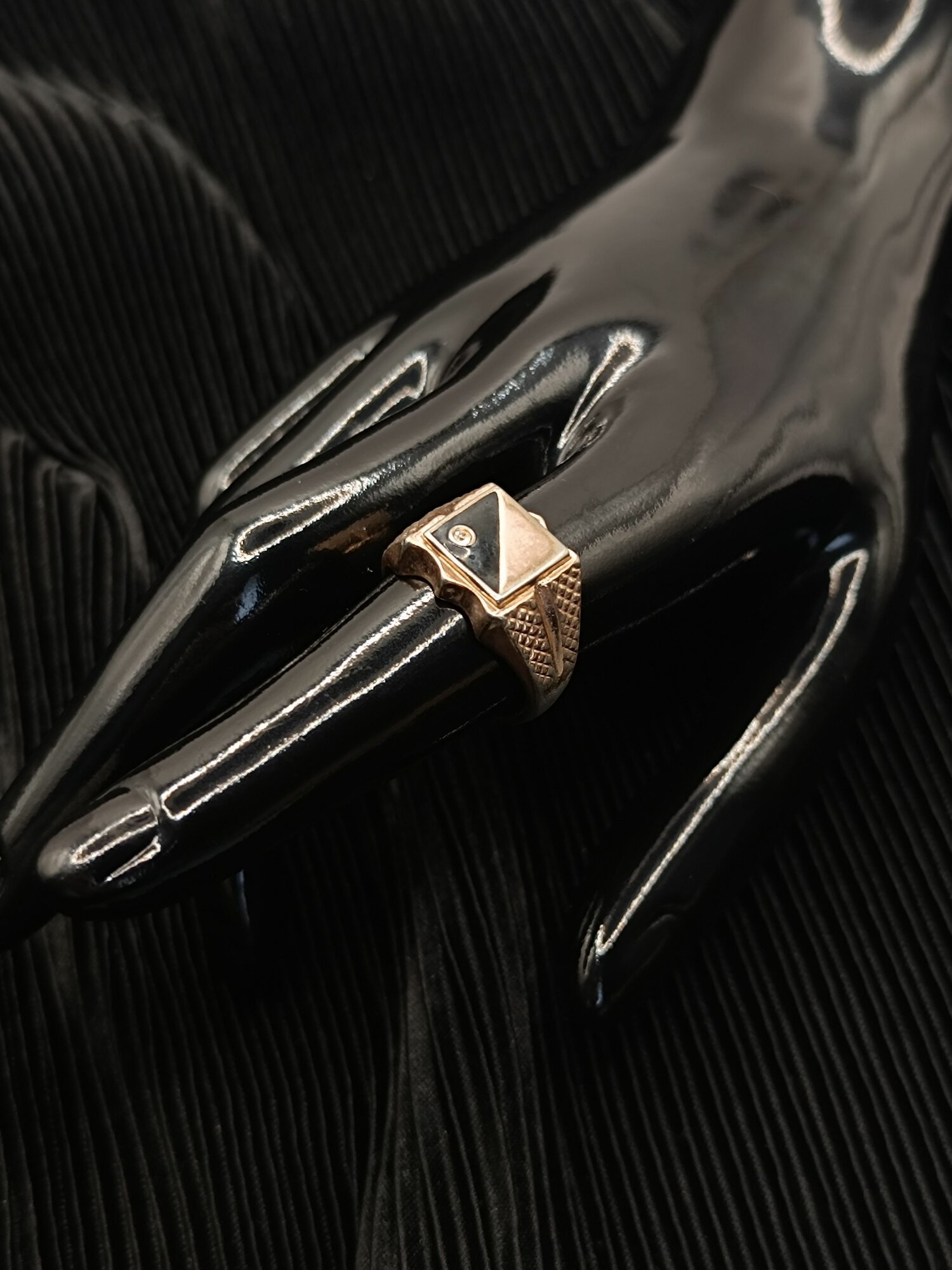 Винтажный перстень печатка, позолота, размер 18.