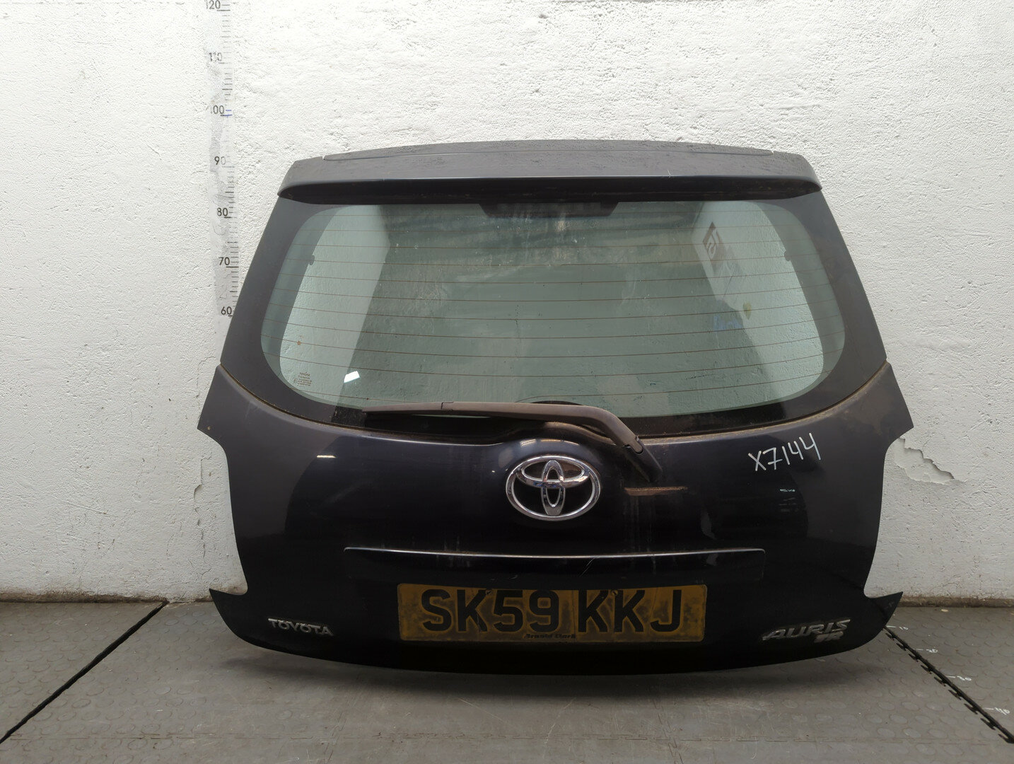 Крышка (дверь) багажника Toyota Auris E15 Б/У