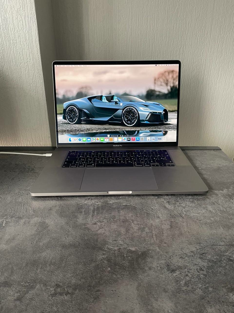 16" Ноутбук Apple MacBook Pro 16 2019, 3072x1920, Intel Core i9 2.3 ГГц, RAM 32 ГБ, SSD 1000 ГБ, AMD Radeon 5500M 8 ГБ, MacOS