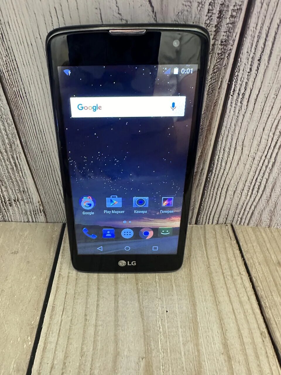 Смартфон LG K7 Black (X210DS) На андройде отличный чёрный
