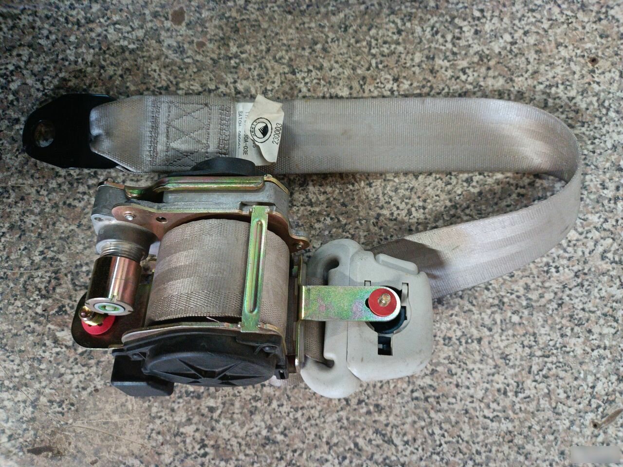 Ремень безопасности с пиропатроном Гелли Мк левый 101800912800652