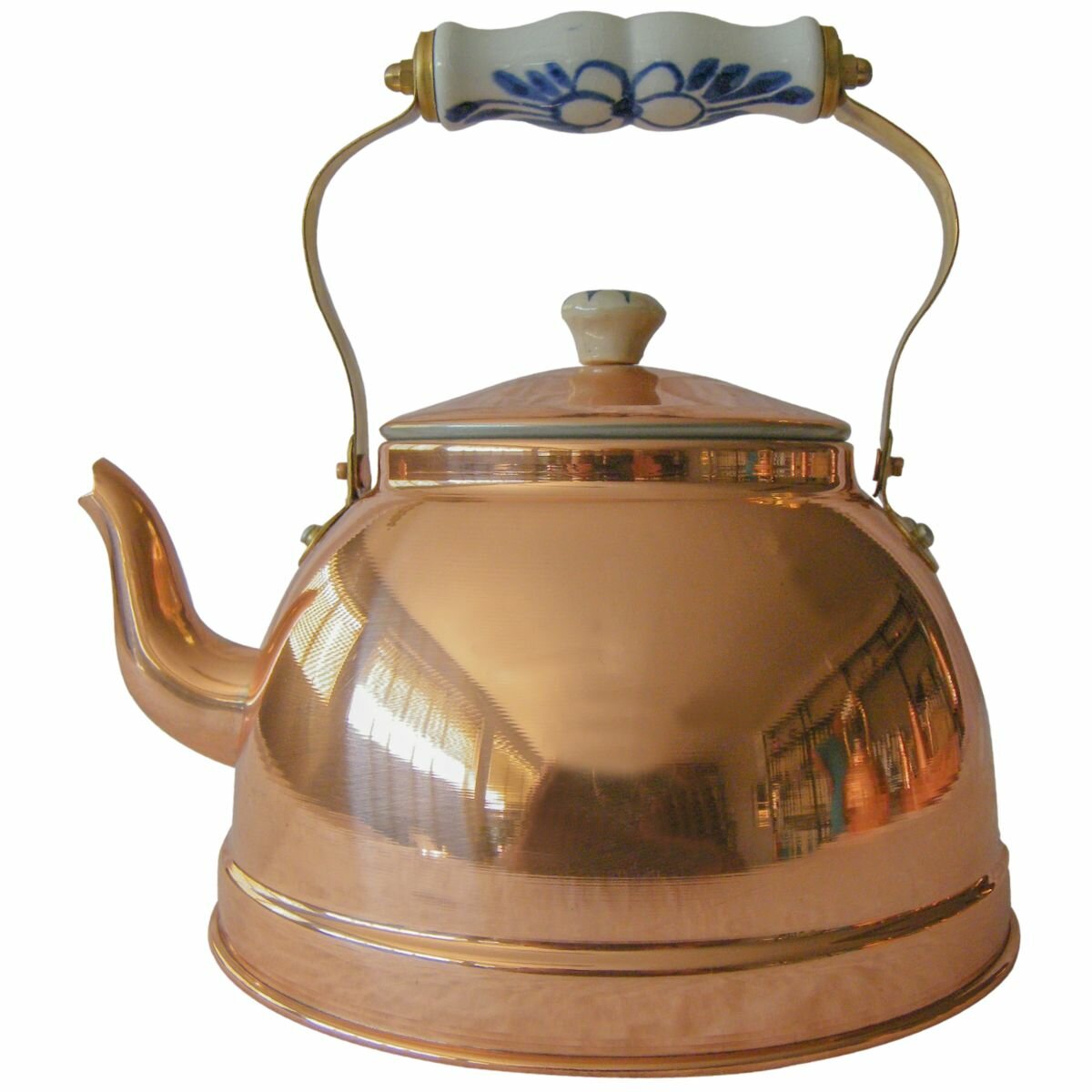 Медный чайник 1,5 л, фарфоровая ручка от португальских мастеров.