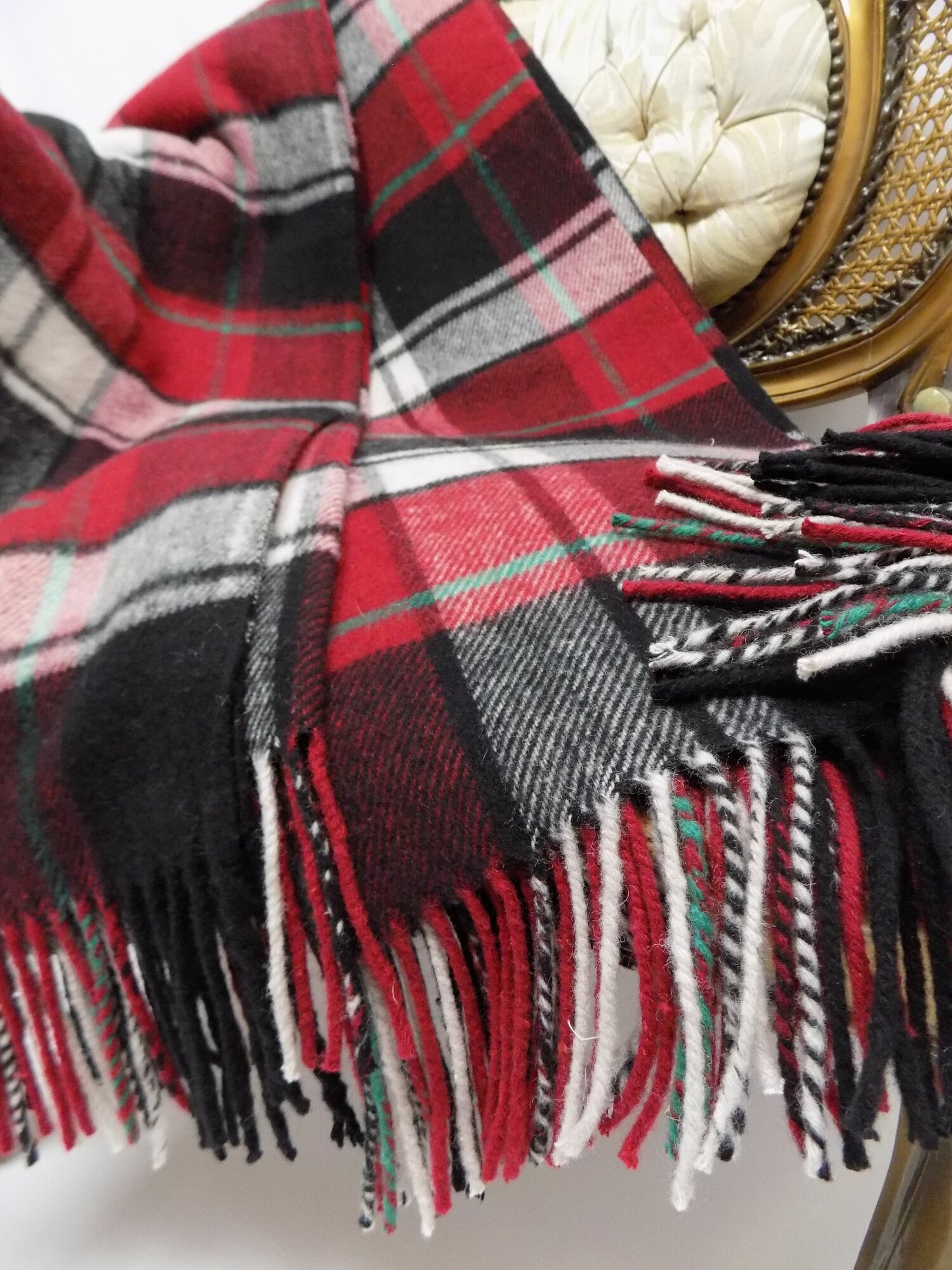 Индийский плед, 140х200см в клетку, 70% - мериносовая шерсть, с бахромой