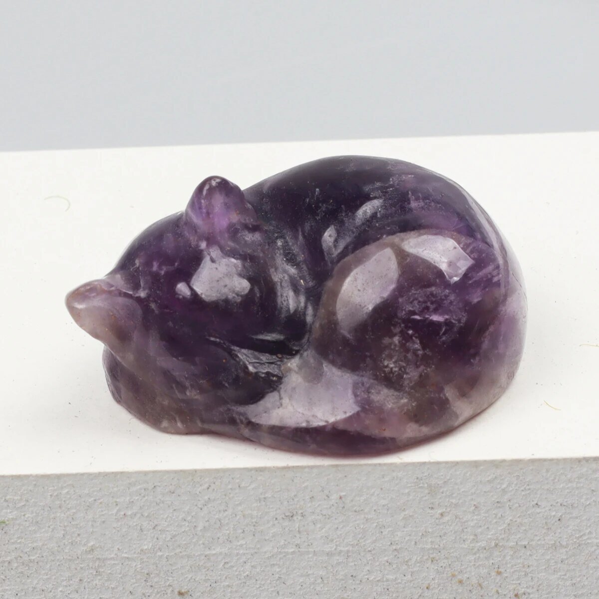 Фигурки спящих кошек из камня amethyst
