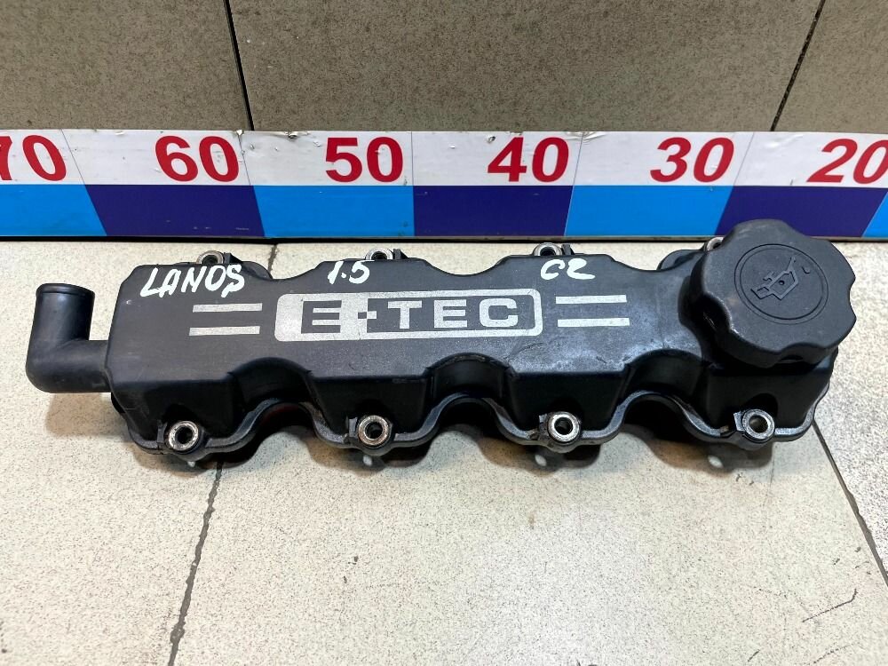 Крышка головки блока Chevrolet Lanos