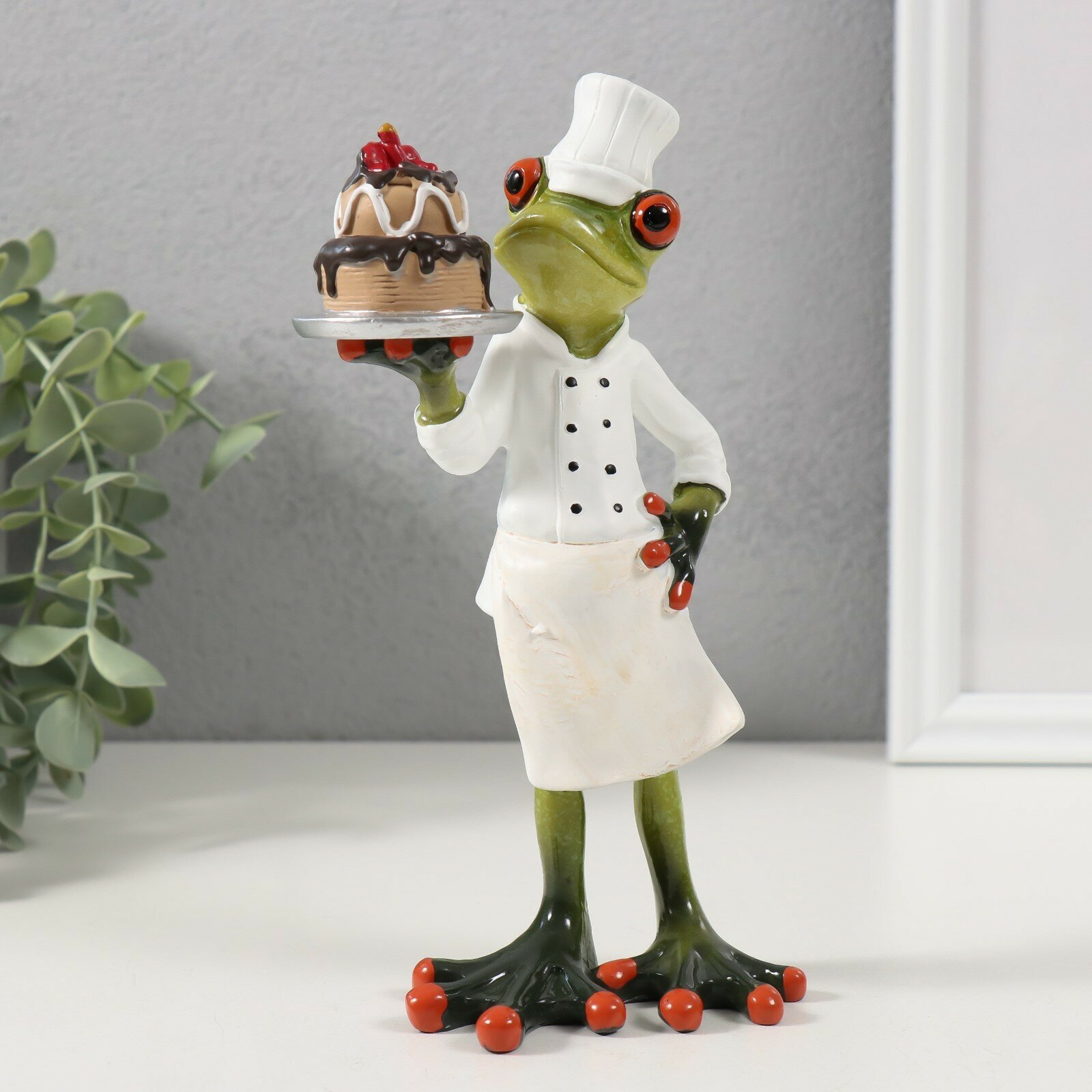 Декоративная фигурка «Лягушка Повар с тортом», 10х6х19 см, полистоун