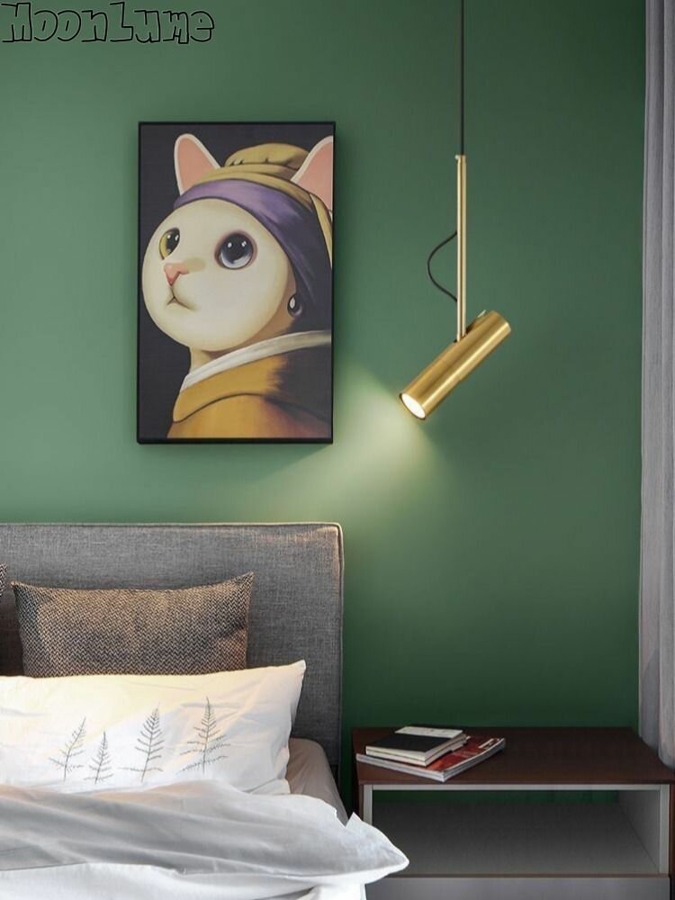 Простая современная люстра-прожектор