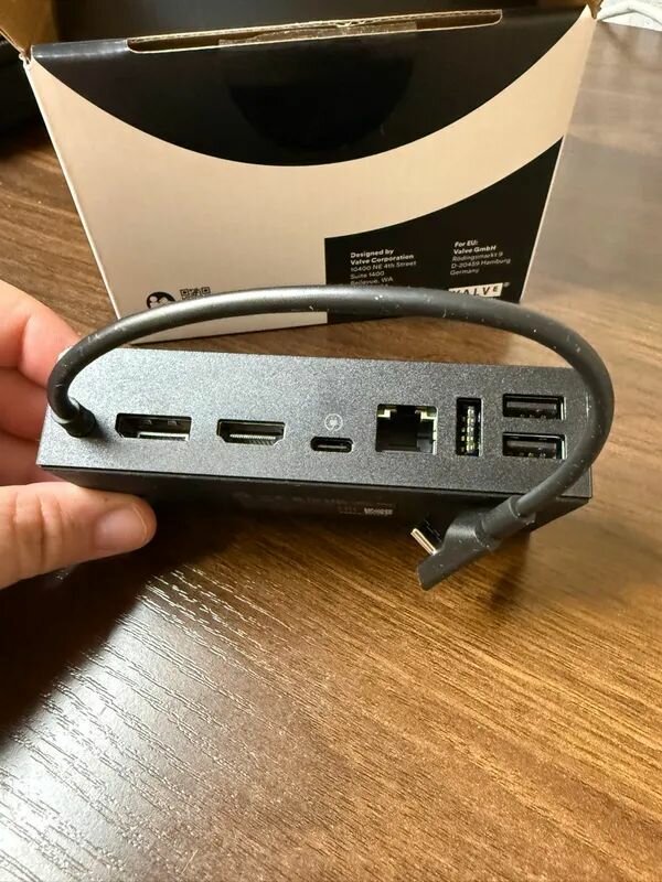 Док-станция Valve Steam Deck Docking Station - подставка зарядка для стимдек