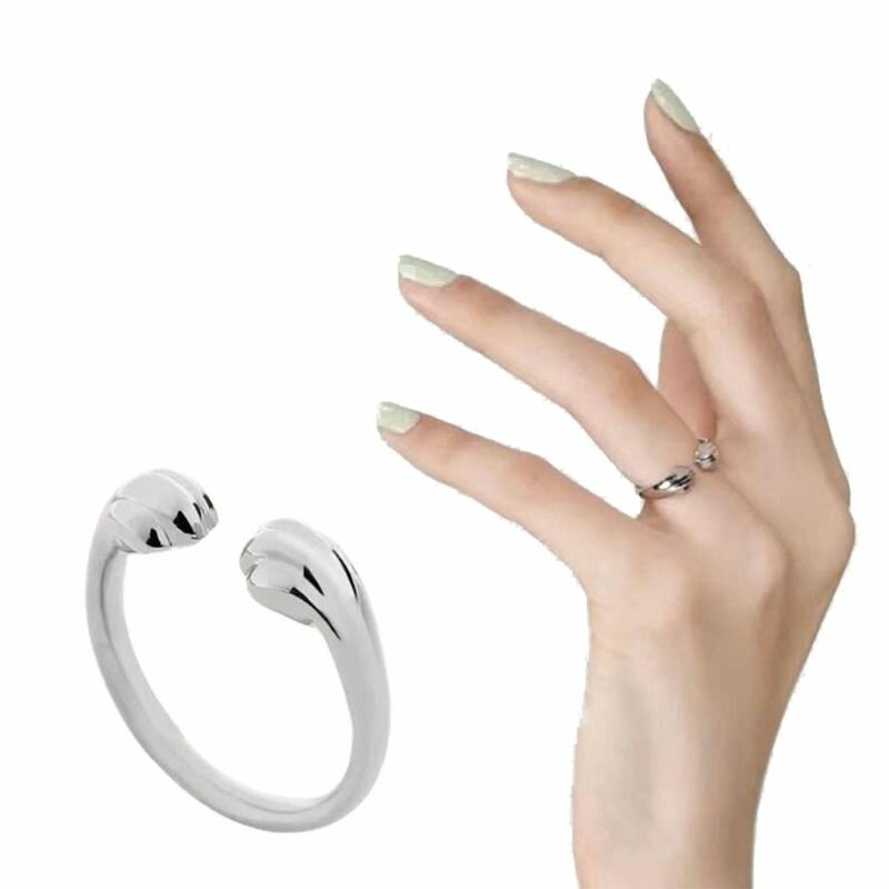 Кольцо из кошачьего когтя со следами от попадания на молоко