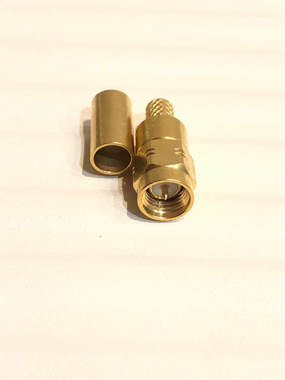 Высокочастотный разъём вилка папа SMA 132234 SMA CRIMP PLUG Amphenol Connex