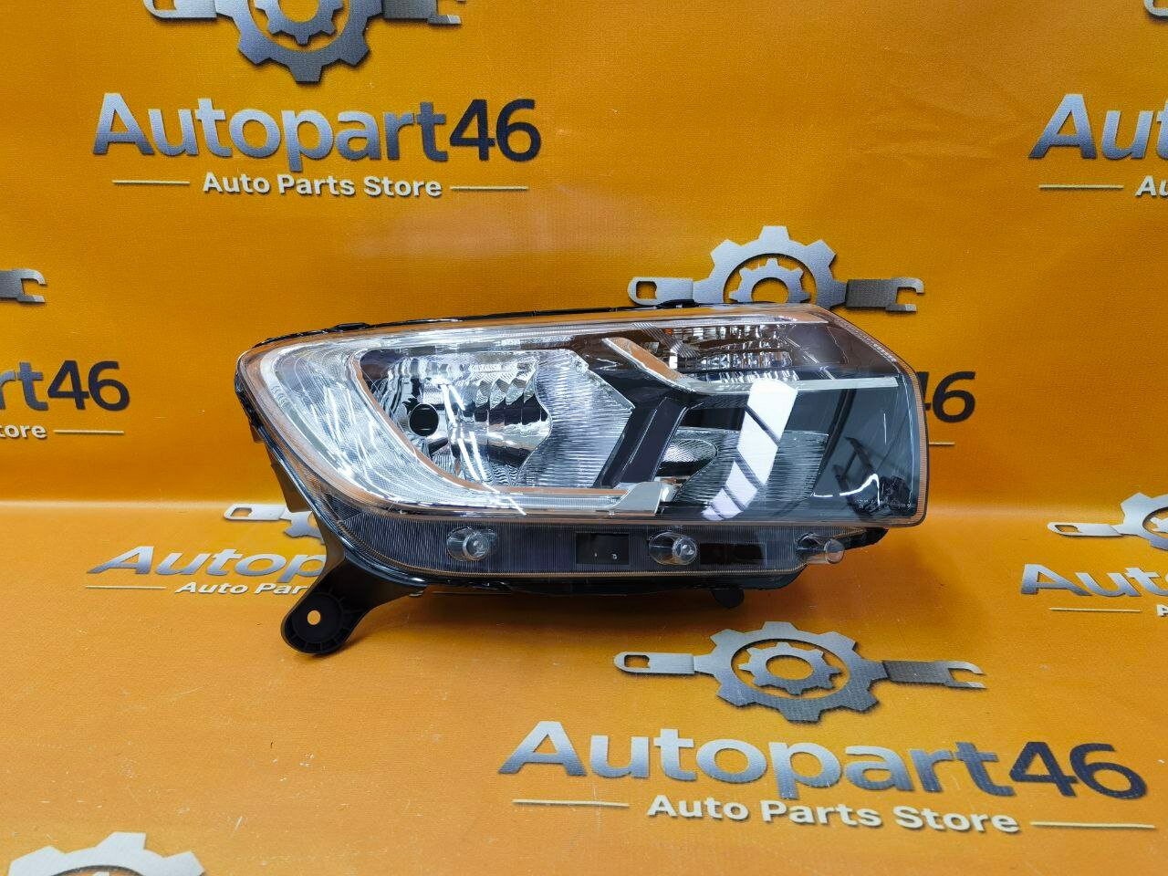 Правая фара Рено Логан 2 Renault Logan 2 с диодной полосой для машин с 2018 года.