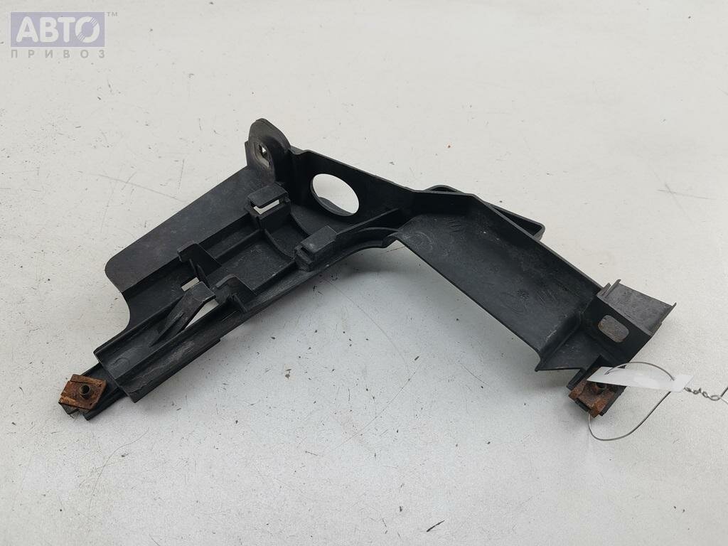 Крепление фары правой BMW 3 E46 (1998-2006)