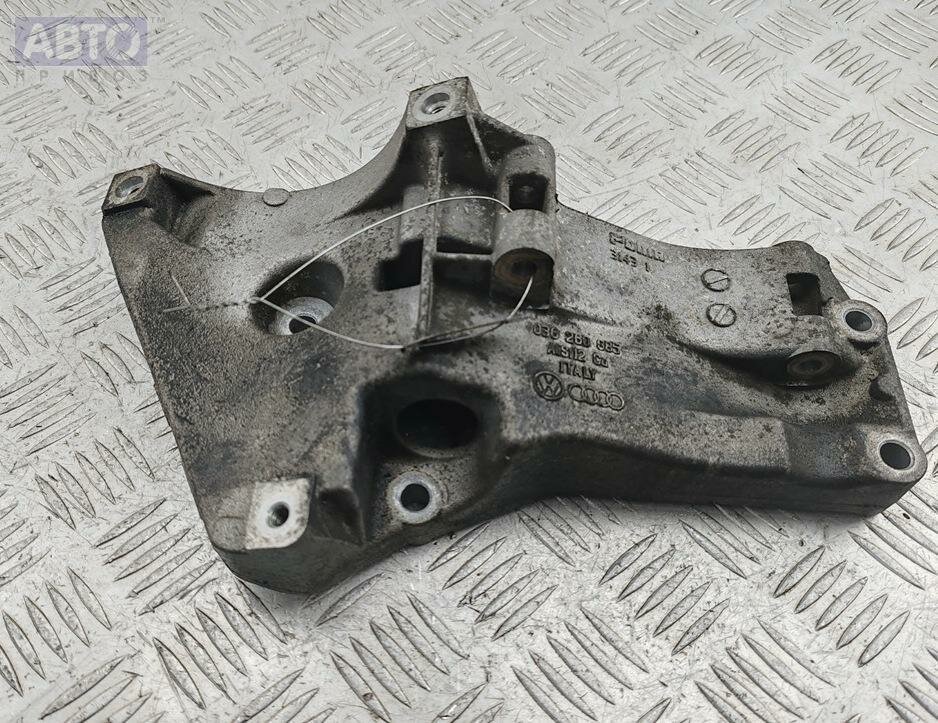 Кронштейн генератора Volkswagen Golf-5