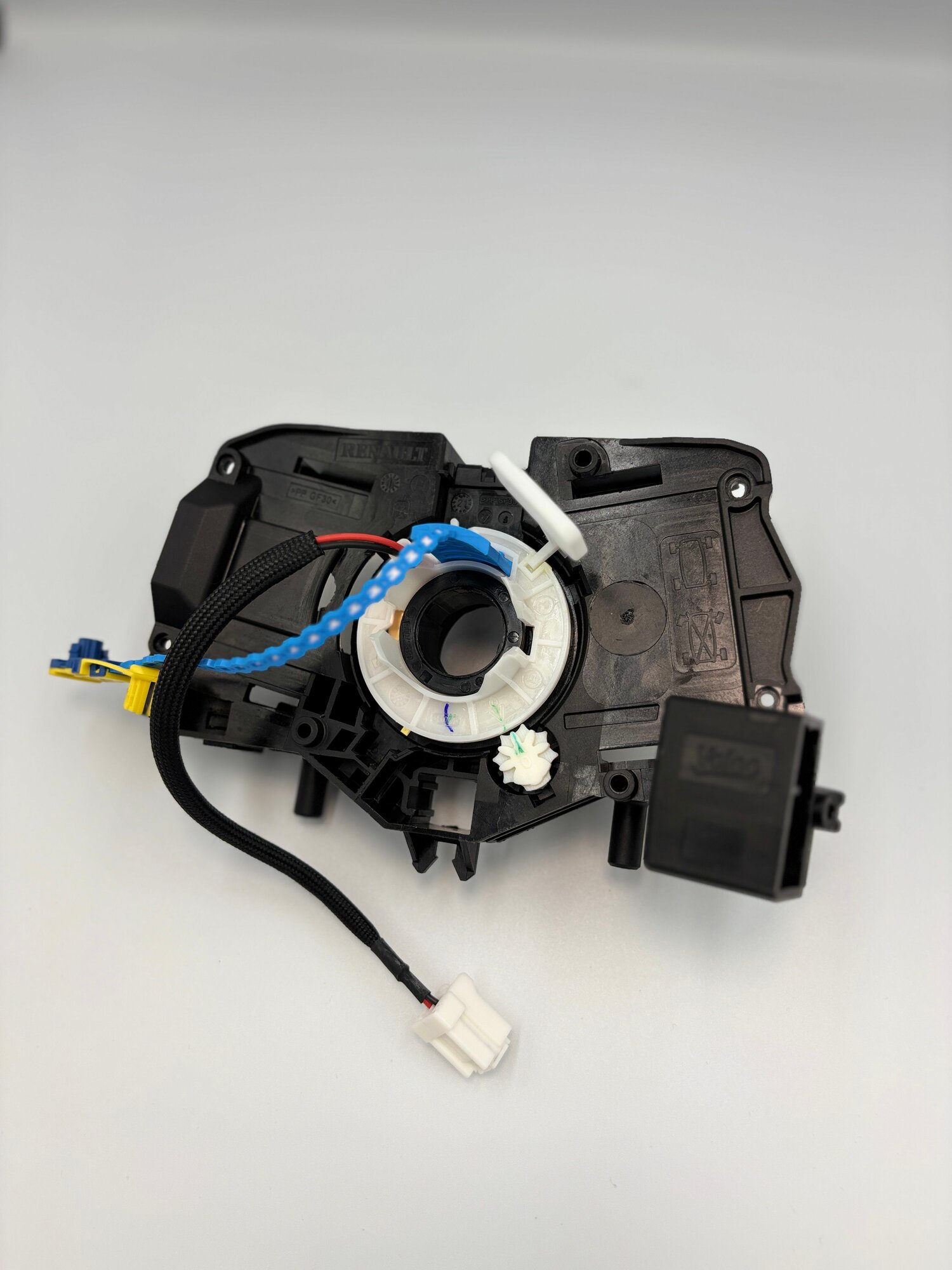 Шлейф подрулевой Renault Logan 2/Логан 2/Sandero 2/Сандеро 2/Duster 2015г. в.>рестайлинг без круиза 255675570R оригинал