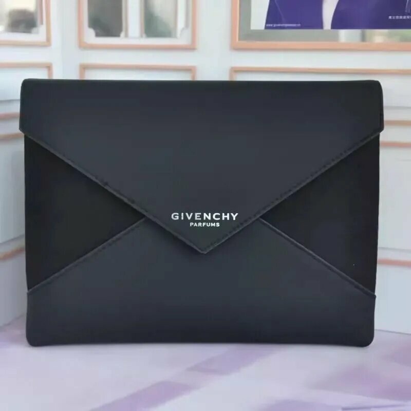 Givenchy Косметичка