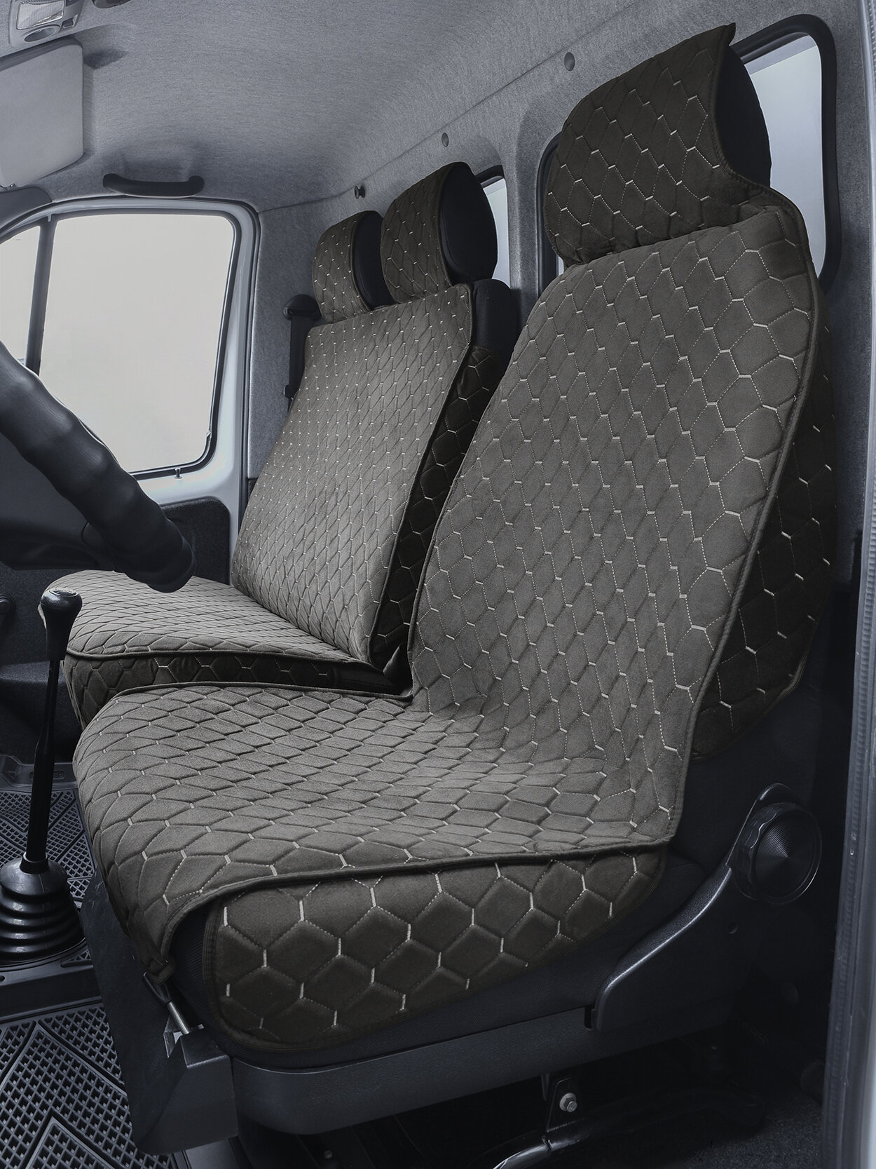 Накидка для а/м Газель NEXT алькантара с боковой защитой (черный) серые соты (передний ряд сидений)