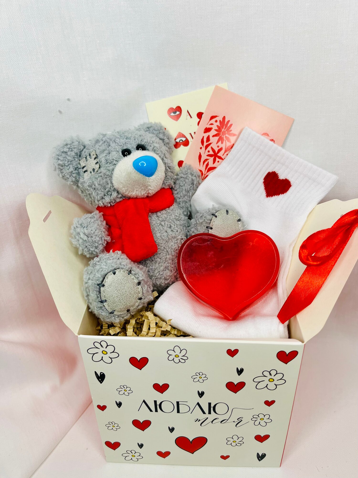 Подарочный набор "Для любимой ", для девушки, с мягким красивым медвежонком, носочками и мылом ручной работы