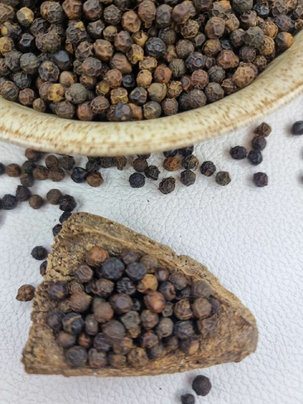 Перец черный горошком
