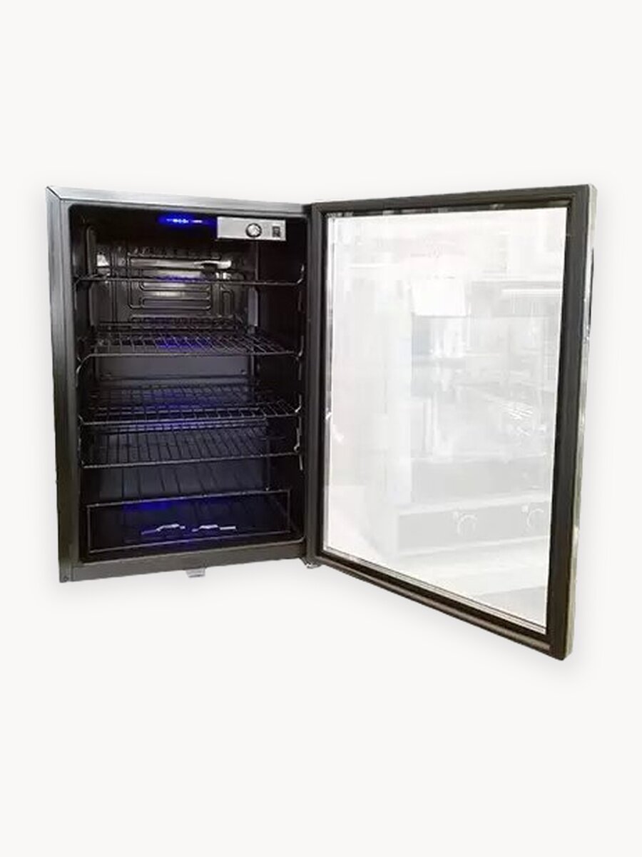 Шкаф холодильный Cooleq, TBC-145, 128л, LED-подсветка, замок, чёрный