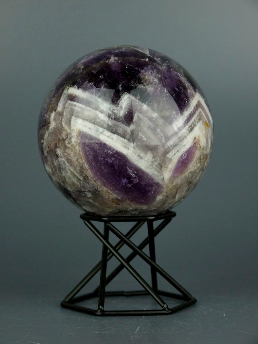 Шар шевронный аметист 76 мм Бразилия - камень самопознания