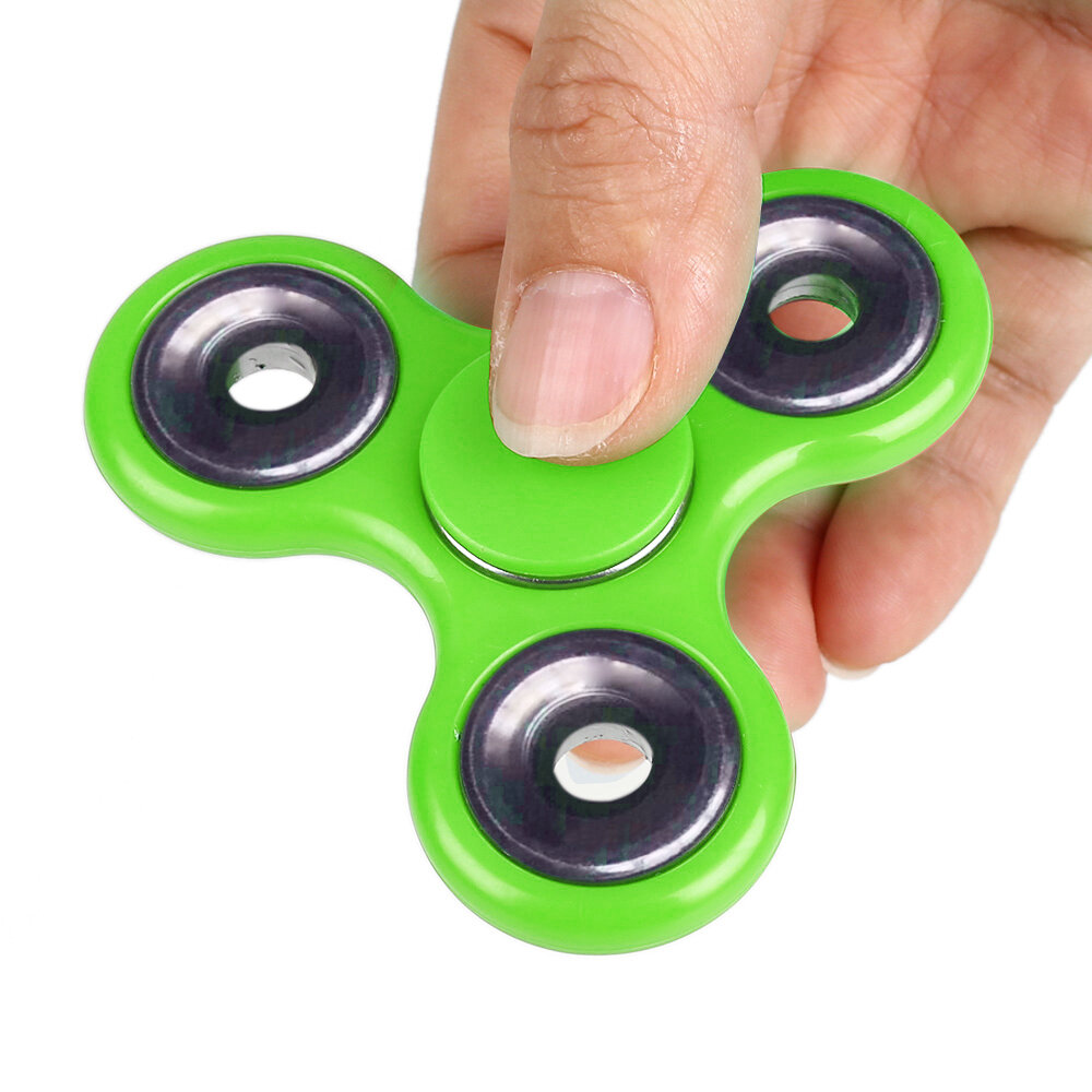 Tri-треугольный Fidget Hand Finger Spin Spinner Widget Focus EDC Pocket Desktoy Пластиковый подарок для детей с сдвг и сдвг, взрослых, снятие стресса, беспокойства, скуки, убийство времени
