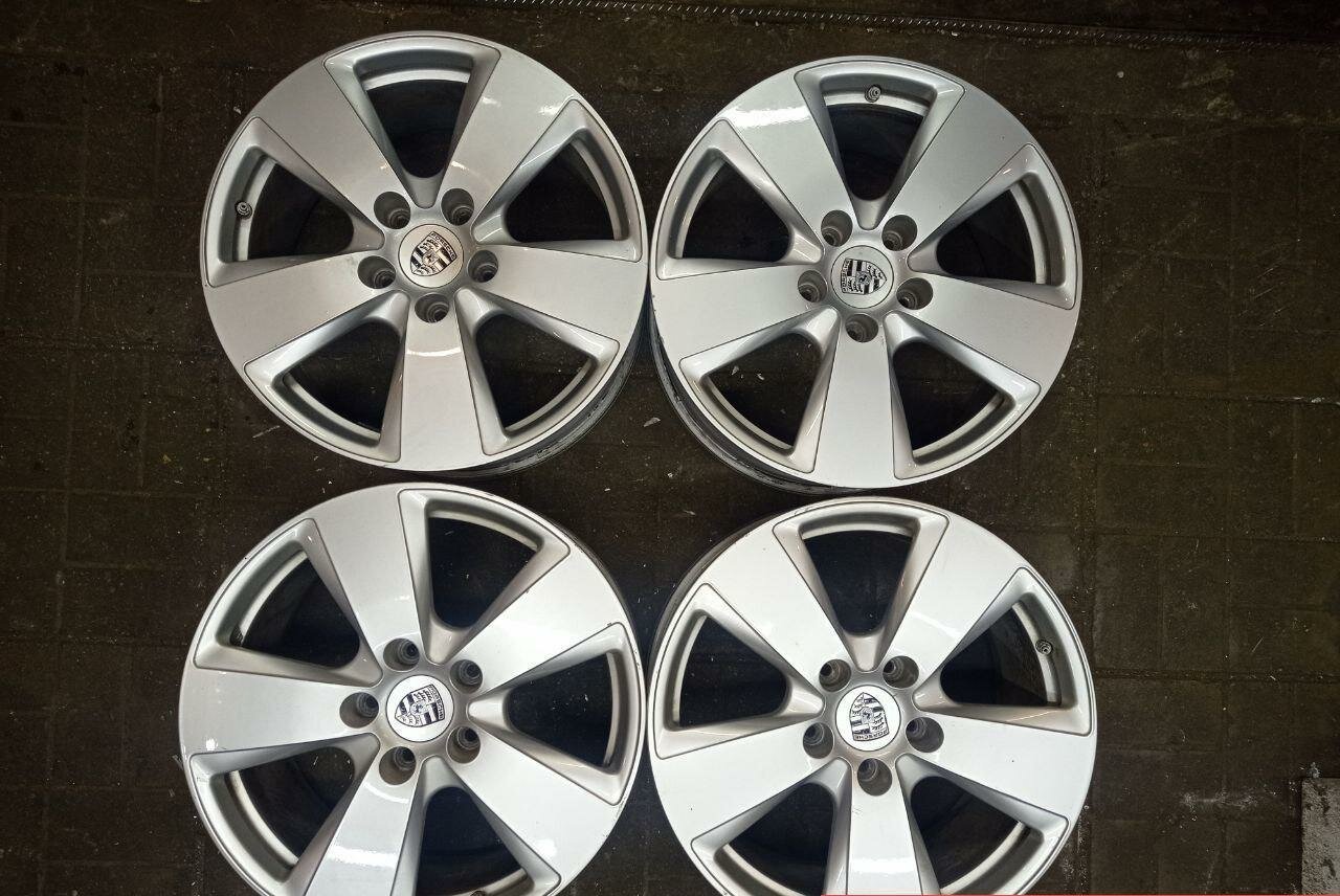 Колесные диски Porsche 19x9.5 PCD 5x130 D71.6 ET54 Серебристый (оригинал)