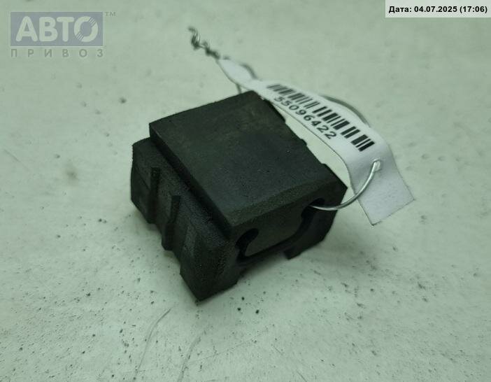 Кронштейн радиатора Volkswagen Passat B5+ (GP)