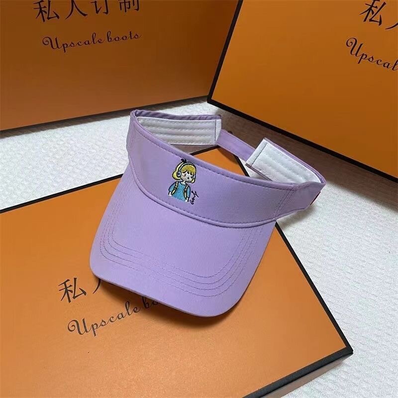 Шляпа "Дикая девушка", с вышивкой, регулируемая, фиолетовая