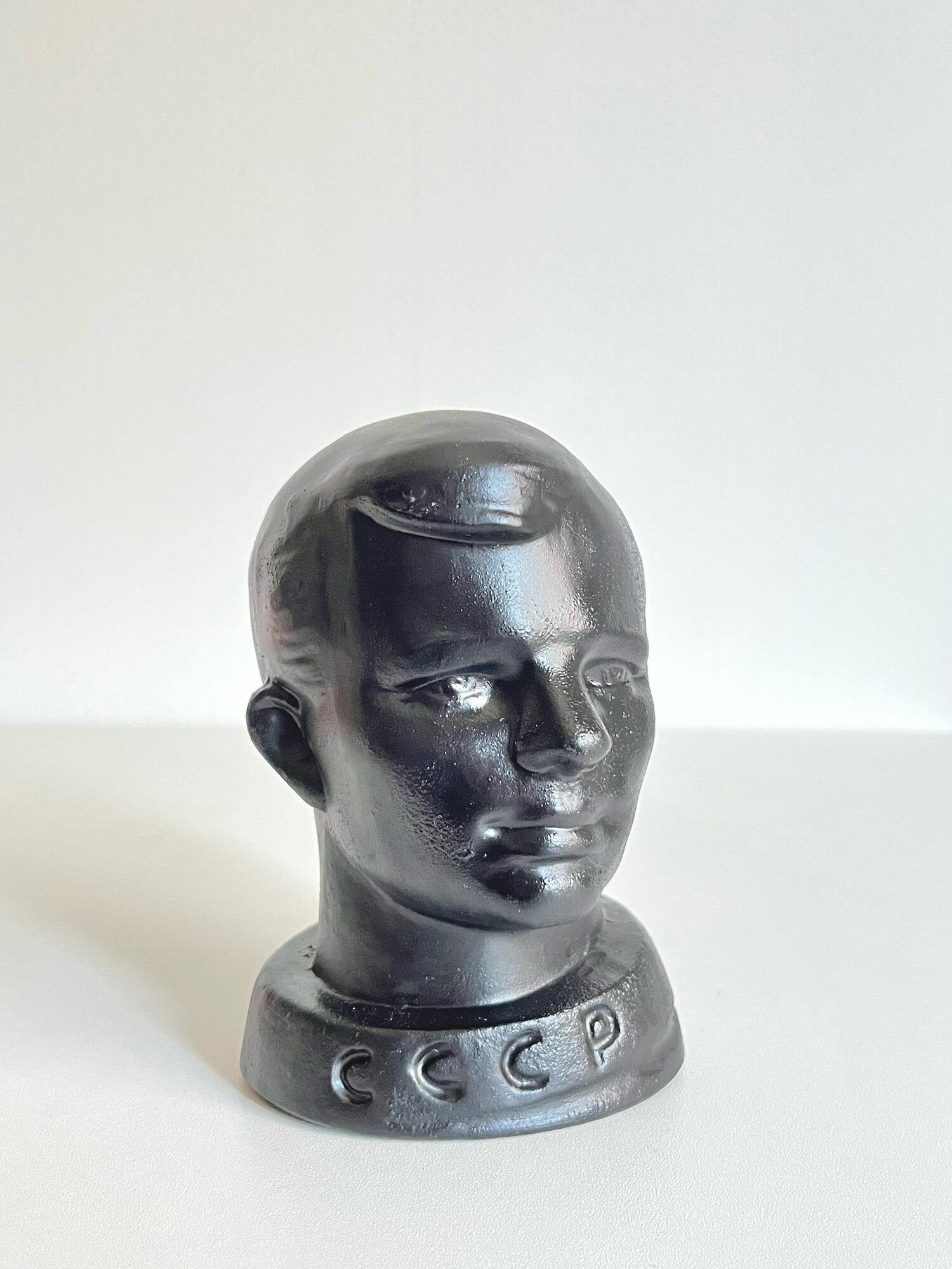 Бюст "Юрий Гагарин" Окрашенный силумин. СССР. Космос. Космонавт. Высота: 14 см.