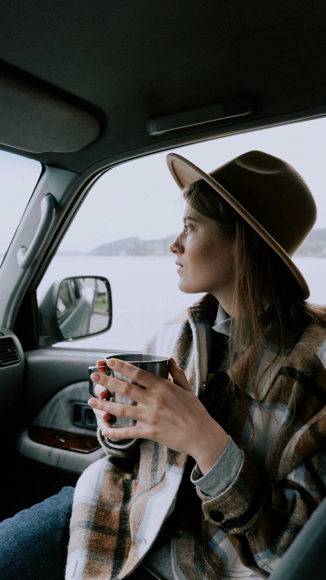 Картина на холсте 60x110 LinxOne "Автомобиль, интерьер для дома / декор на стену / дизайн