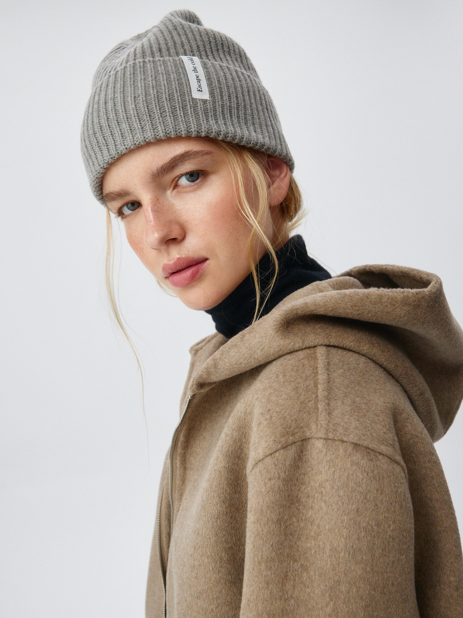 Шапка-бини для женщин