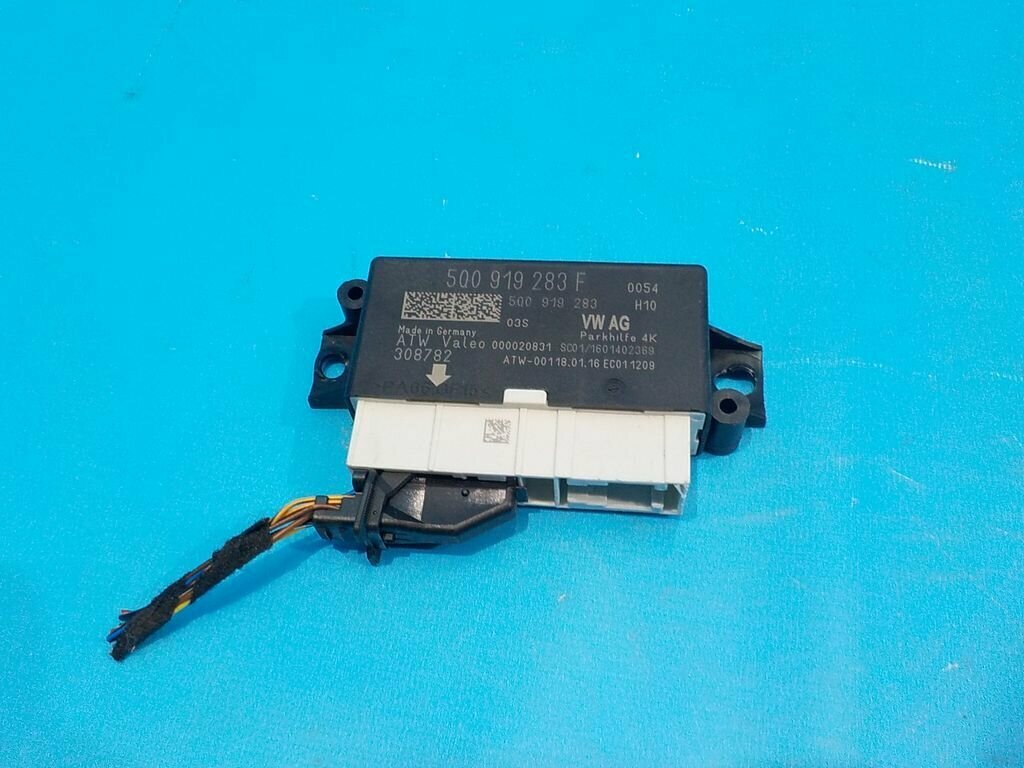 Блок управления парктрониками SKODA Rapid 2013-2020 5Q0919283F - Б/У