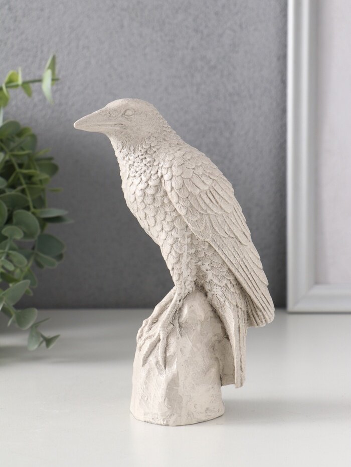 Фигурка гипс «Ворон на камне», 15.5×5.5×10 см, серая