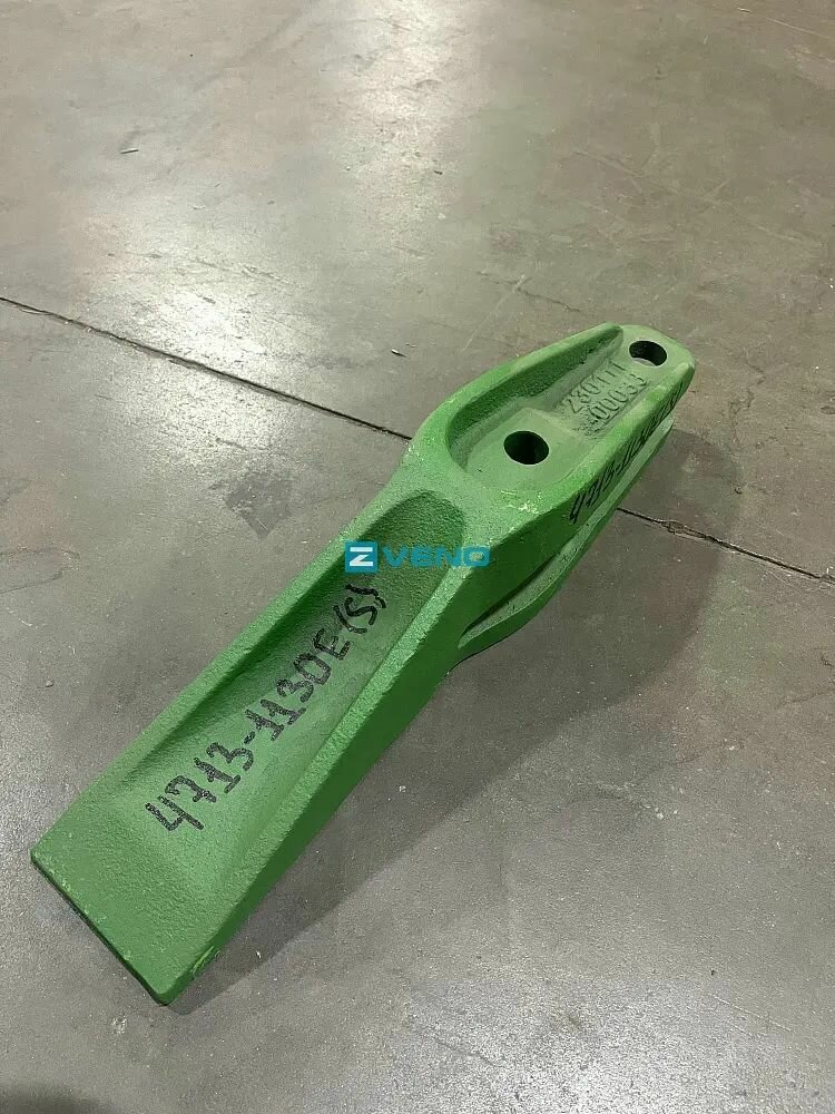 Зуб ковша центральный 4713-1130E (S) для погрузчиков DOOSAN DL400/500/MEGA400/500