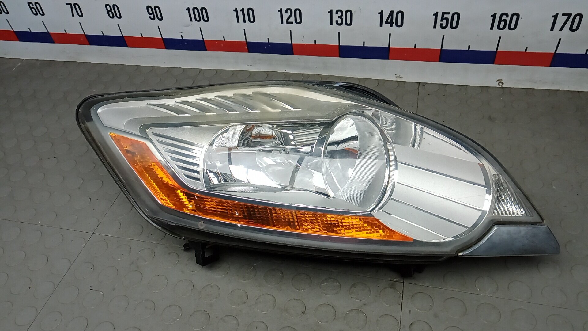 Фара правая FORD KUGA 1