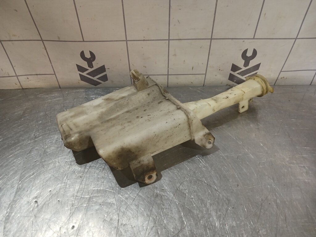 Бачок омывателя лобового стекла Mazda 323 BA 94-98