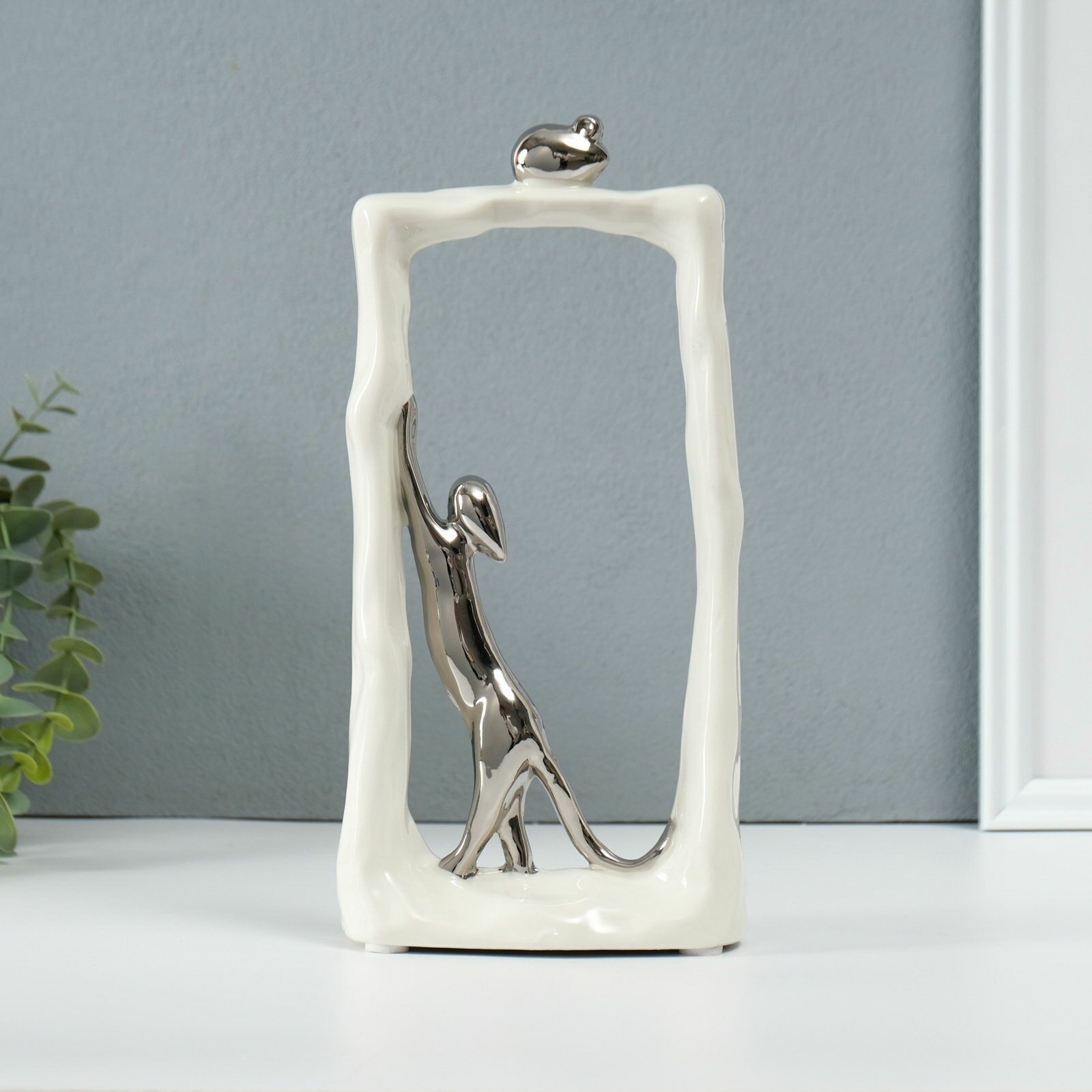 Фигурка керамика "Кошки-мышки - охота. Прямоугольник", белый с серебром, 6.2x12x24.5 см