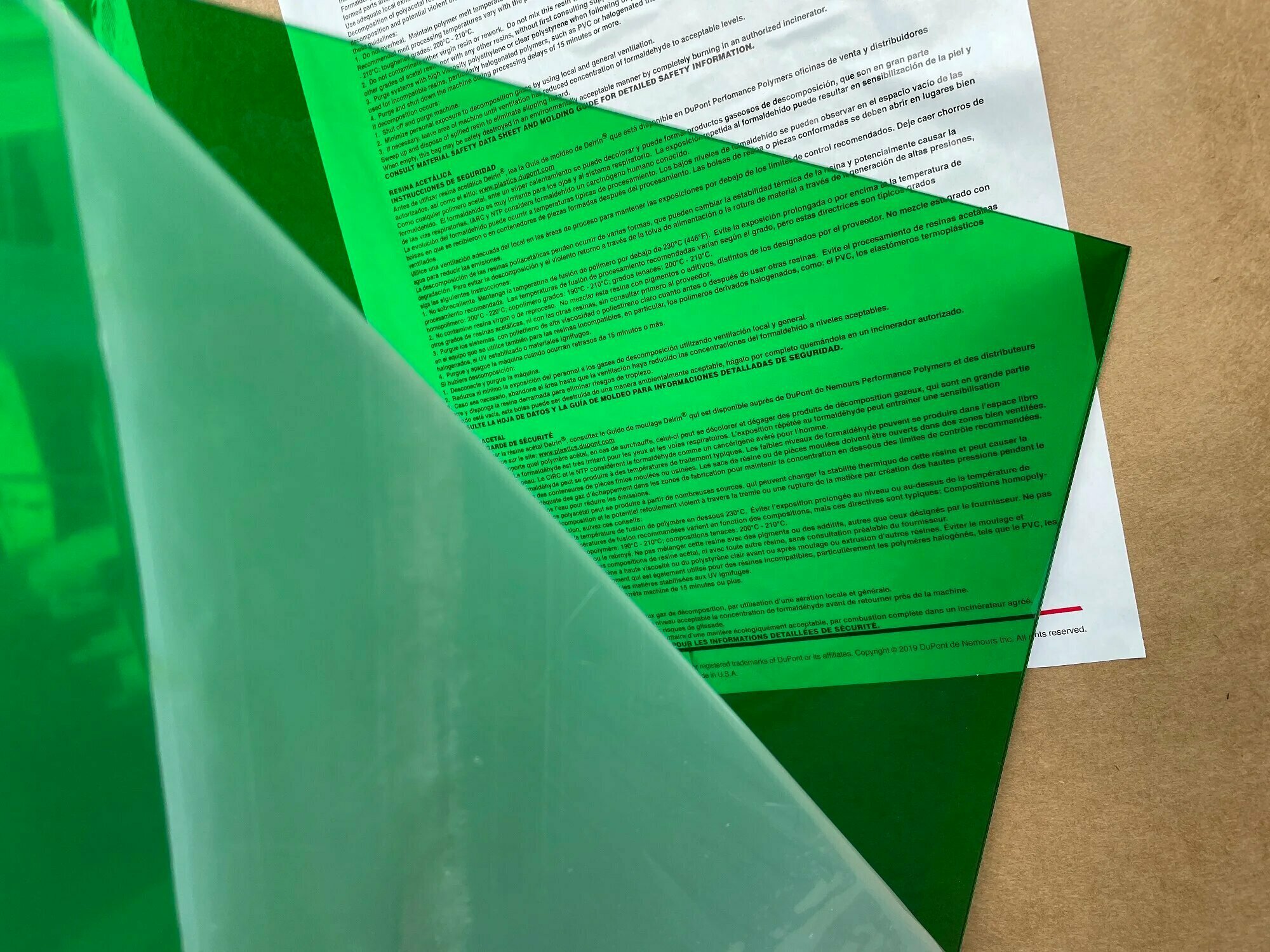 Цветной акриловый лист 2 мм