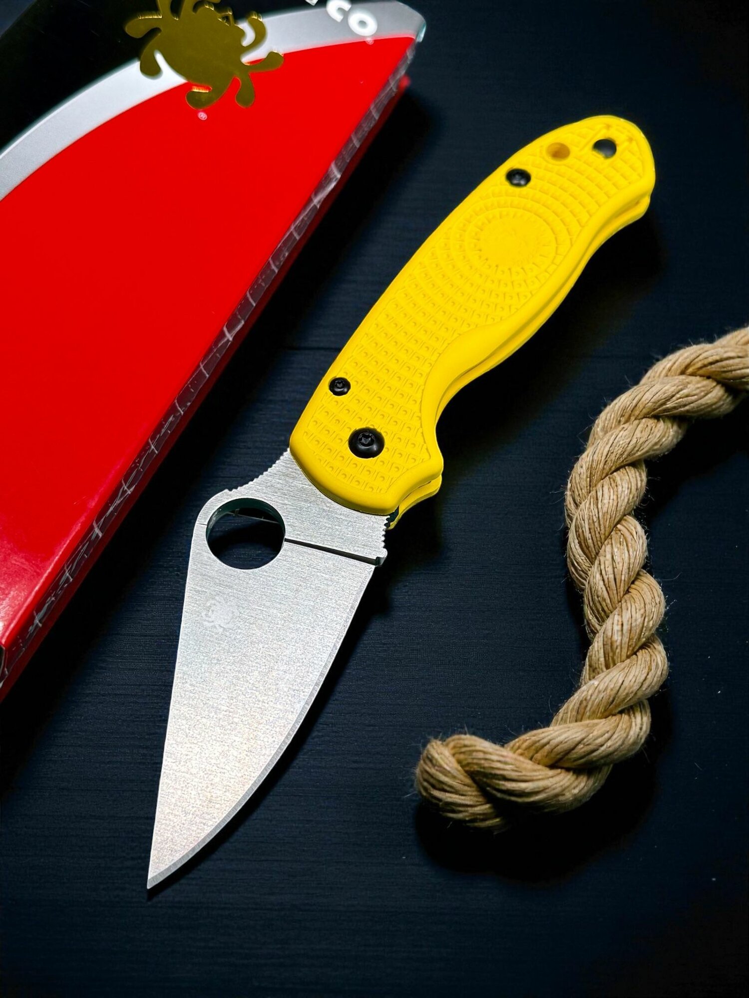Нож складной Spyderco SC223PYL Para-Military 3 Salt, MagnaCut Blade, Yellow Handle