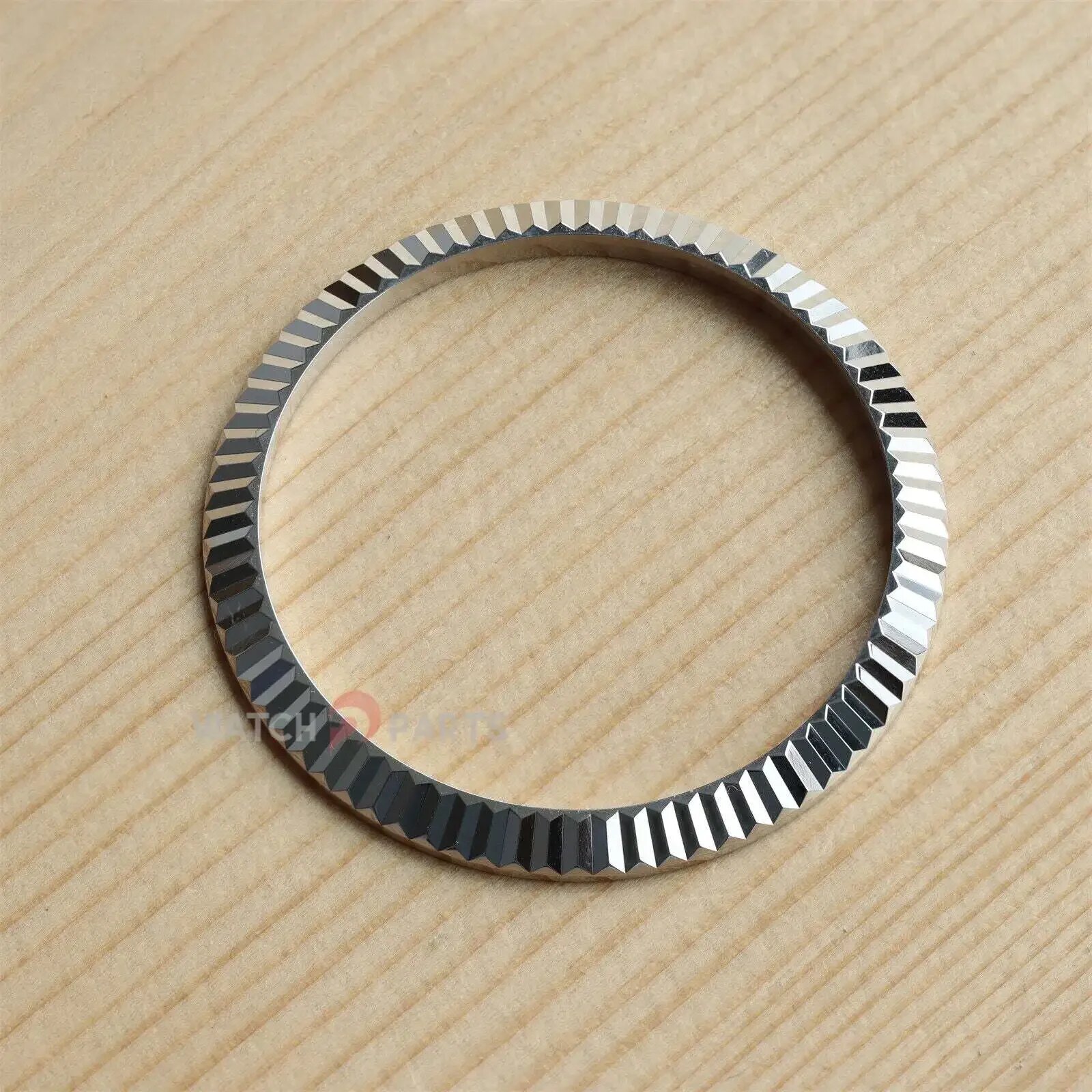 Рамка из белого золота для Rolex Datejust 41