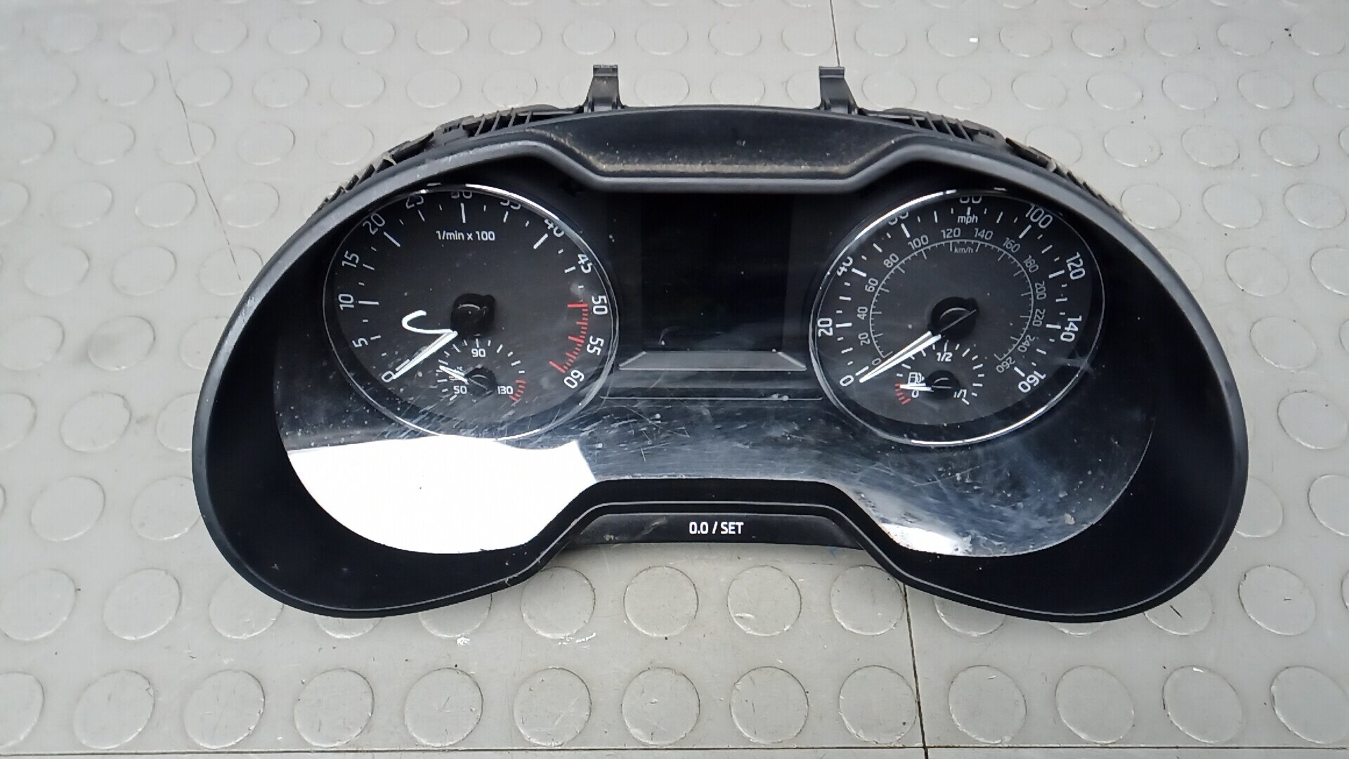 Щиток приборов SKODA OCTAVIA A7, Номер 5E0920931