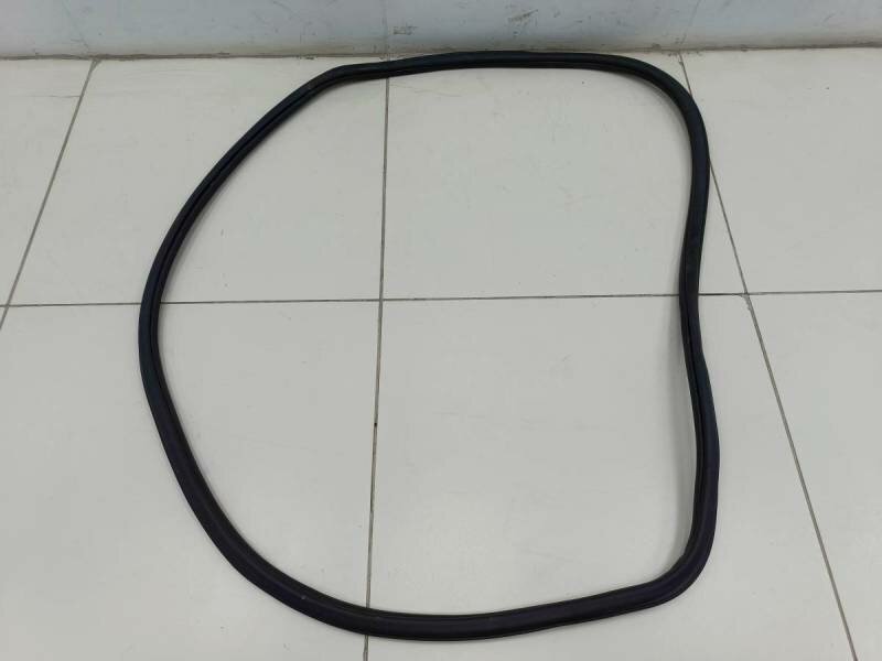 Уплотнитель проема двери передней правой Volkswagen Polo Sed RUS 2011 кат.номер: 6RU867912E