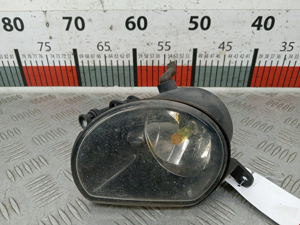 Фара противотуманная правая Audi Q7 4L 17350902 арт. 2272360