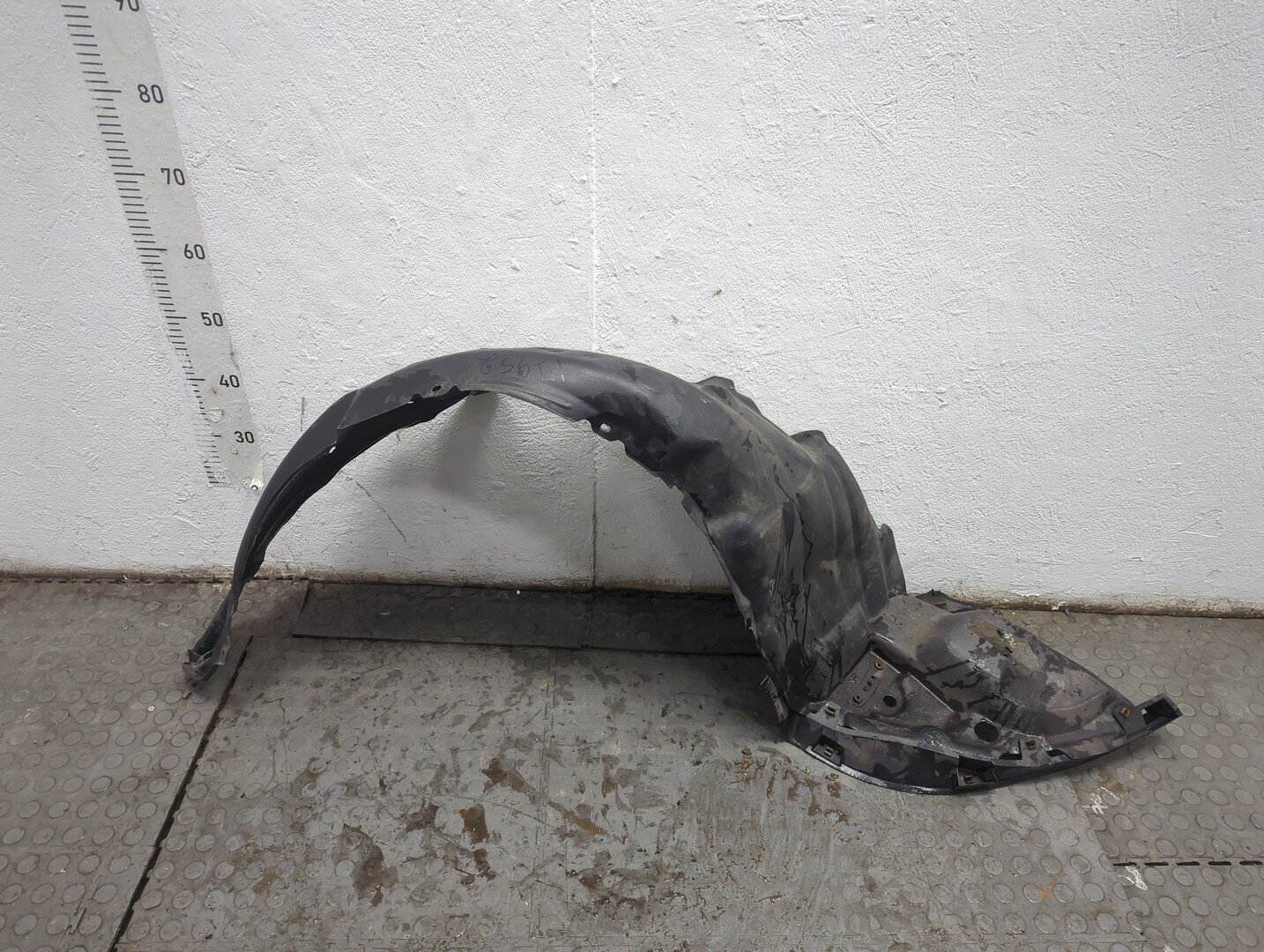 Защита арок (подкрылок) правая передняя Pontiac Vibe 2 Б/У