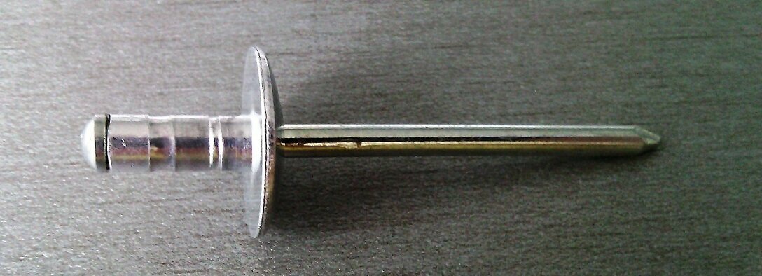 Клипса бампера переднего (заклёпка металл) NEXIA GM- 10 штук