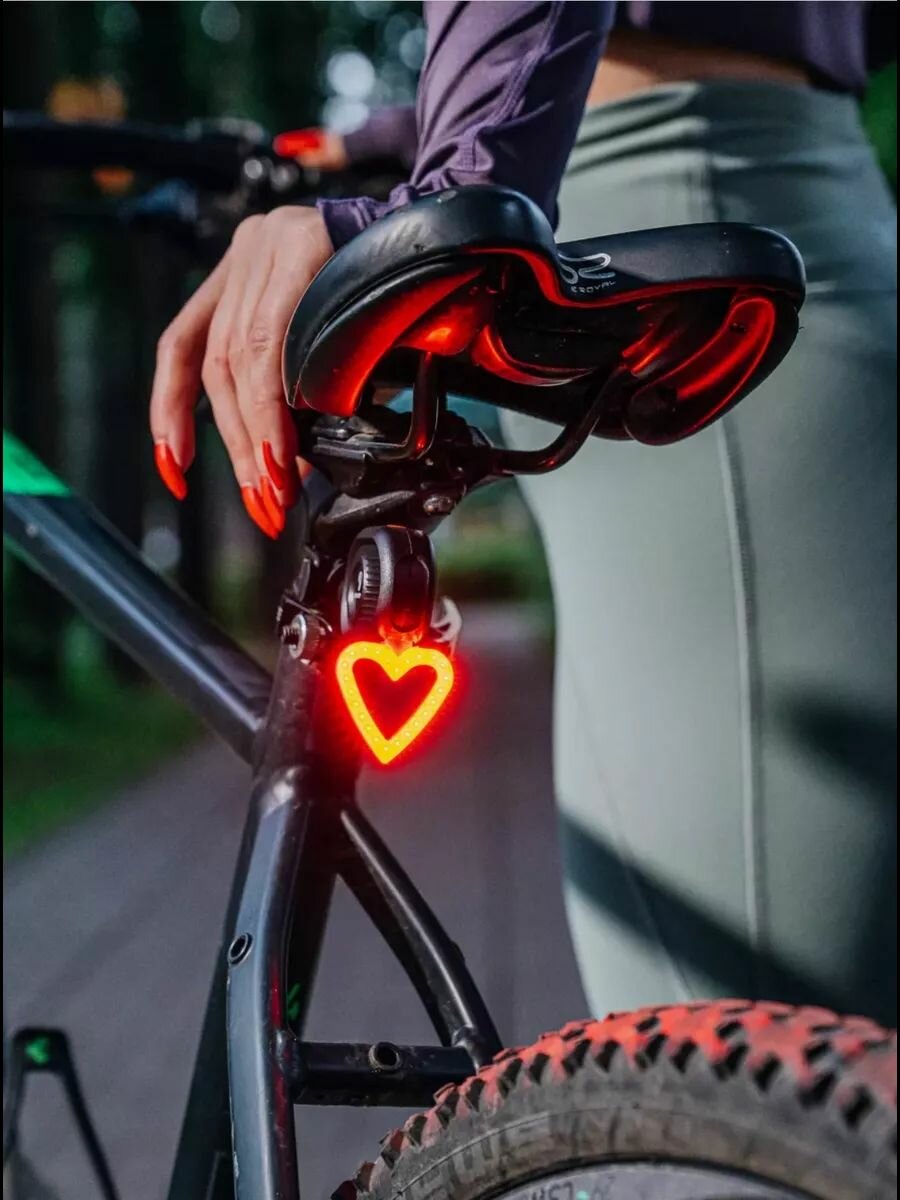Задний велосипедный фонарь Сердце/аккумуляторная батарея емкостью/300MAH