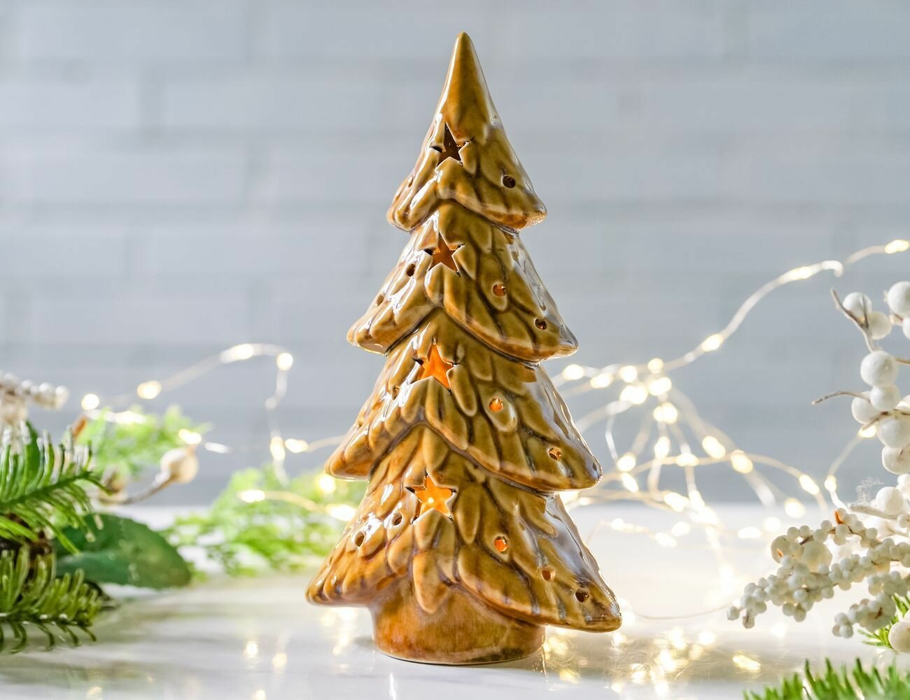 Новогодний светильник ЕЛЬ ТЕЯ, фарфор, песочный, тёплые белые LED-огни, 20 см, Koopman International ALX618780-3