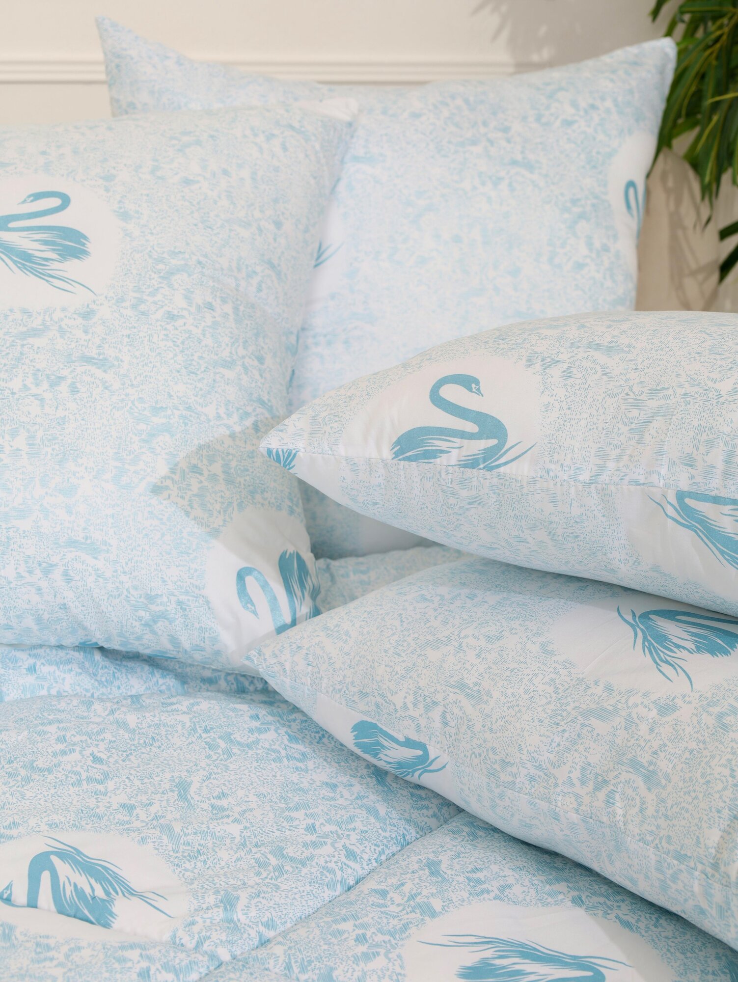 Комплект всесезонное одеяло 2 спальное подушки 2 шт 50х70 Лебяжий пух