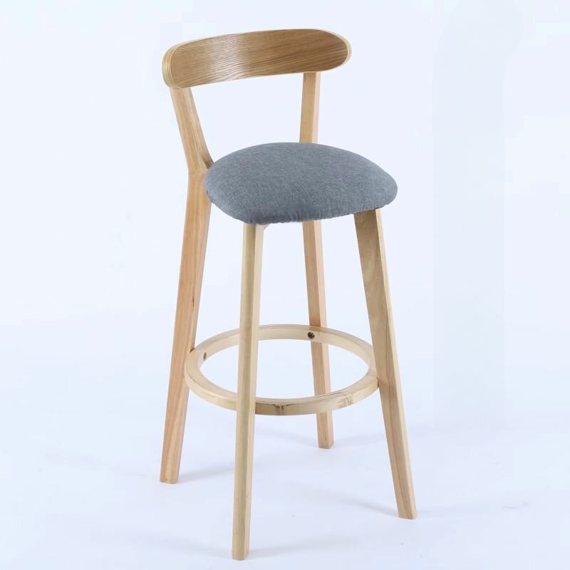 Барный стул из цельного дерева