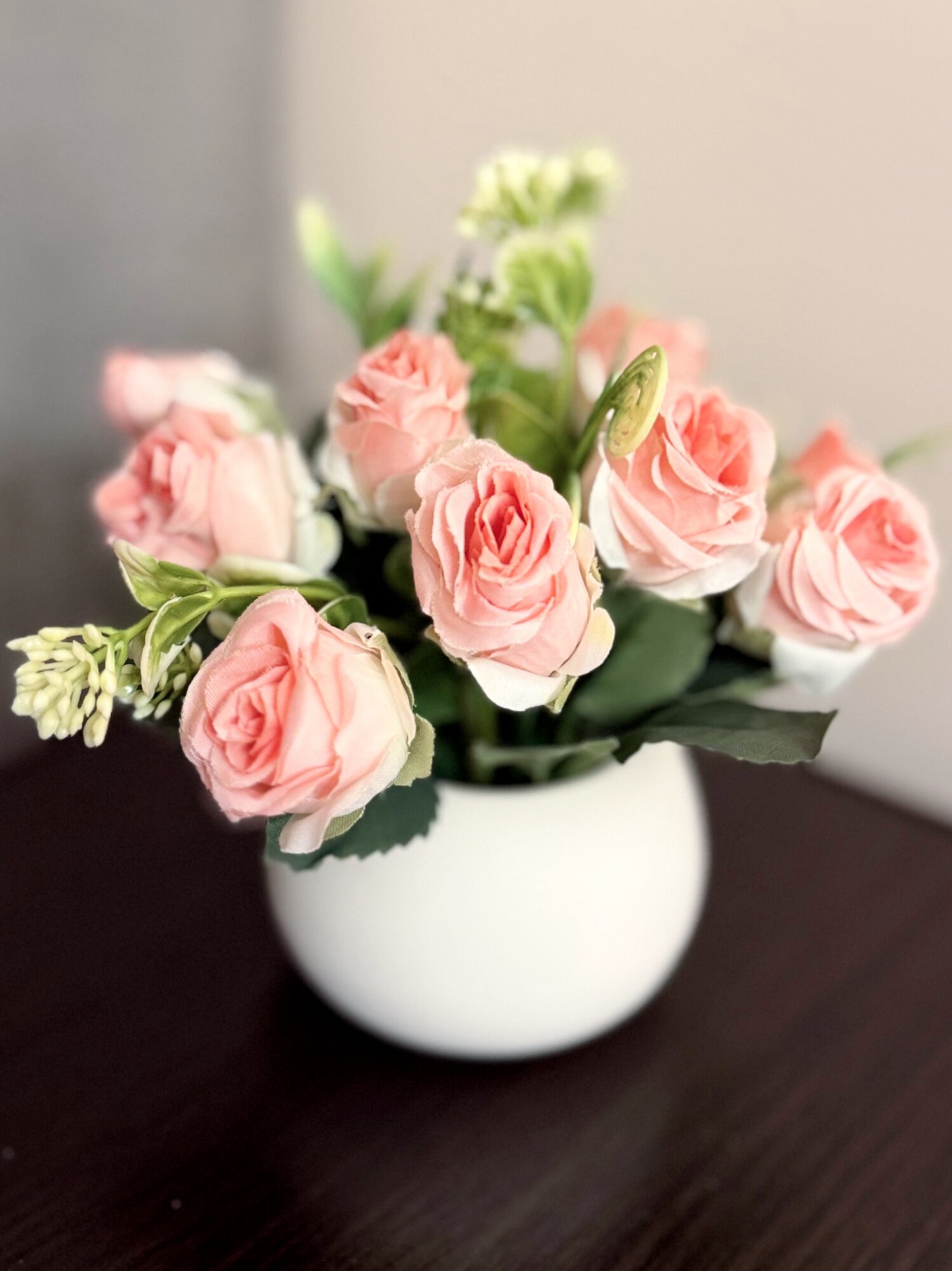 Искусственные цветы для декора / Декоративные растения кашпо / Цветочная композиция для интерьера на стол